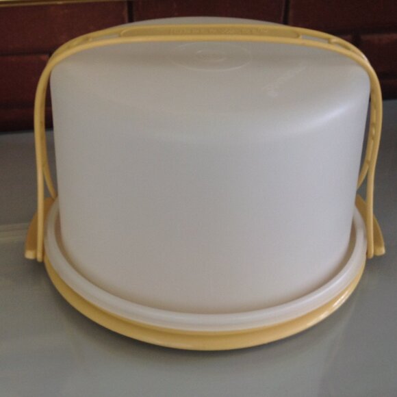 Tupperware | Kitchen | Vintage Tupperware Cake Holdercarrier With ...
